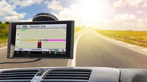 What do GPS tracking devices in fleet vehicles do? - Teletrac Navman US