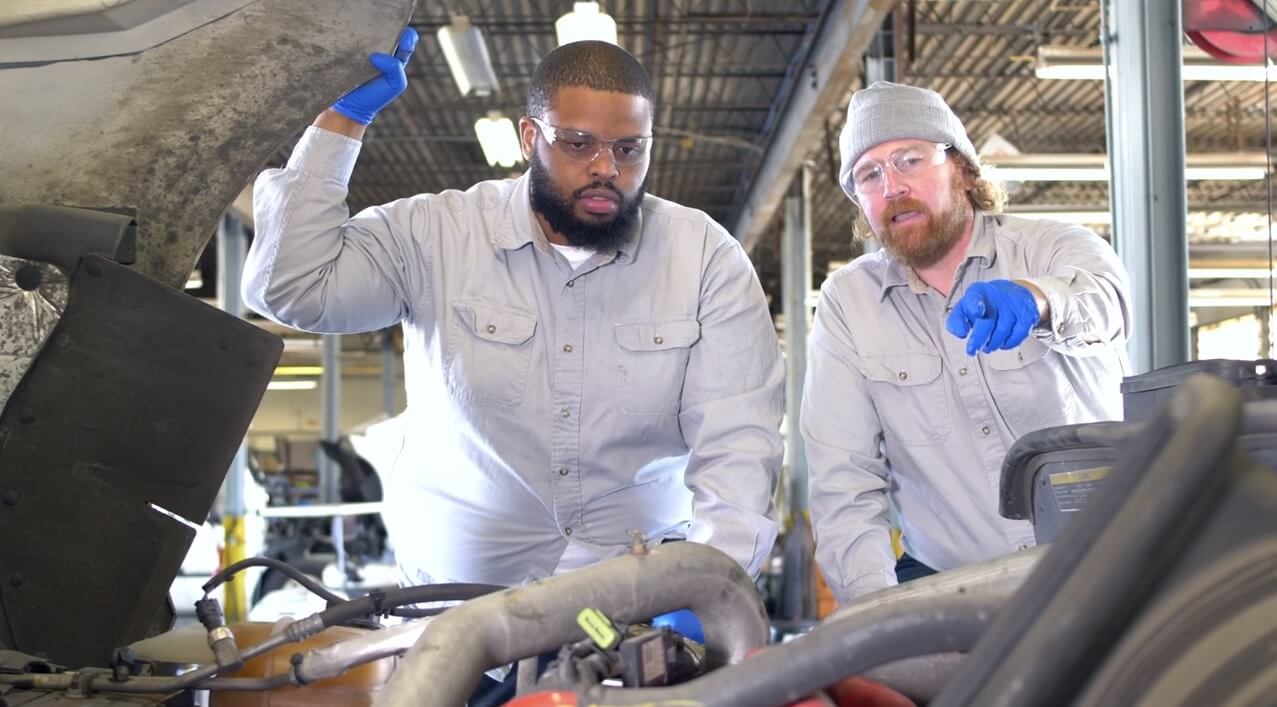 The Ultimate Fleet Maintenance Software Guide - Teletrac Navman US